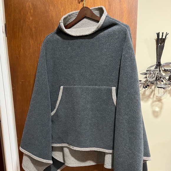 Janska | Jackets & Coats | Janska Poncho Gray With Hand Warmer Pouch ...